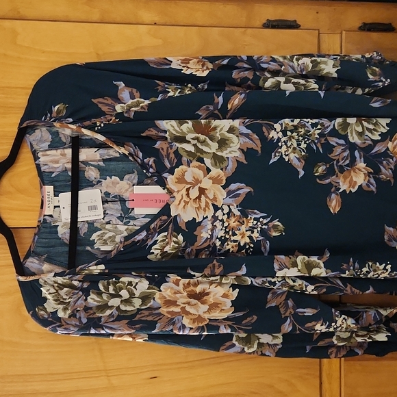 Andree | Tops | Andreea By Unit Size 2x Dark Green With Floral Print ...